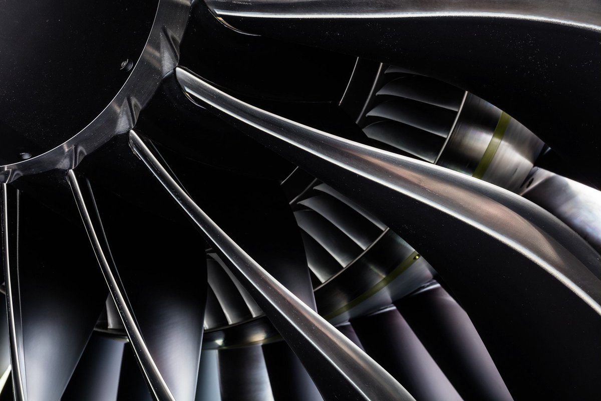 Oferta pracy Junior Simulation Engineer (FEA) (f/m), Safran Aircraft ...